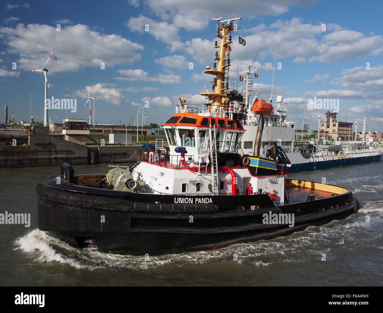 UNION PANDA, IMO 9502697, operates in Berendrechtsluis, Port of Antwerp ...