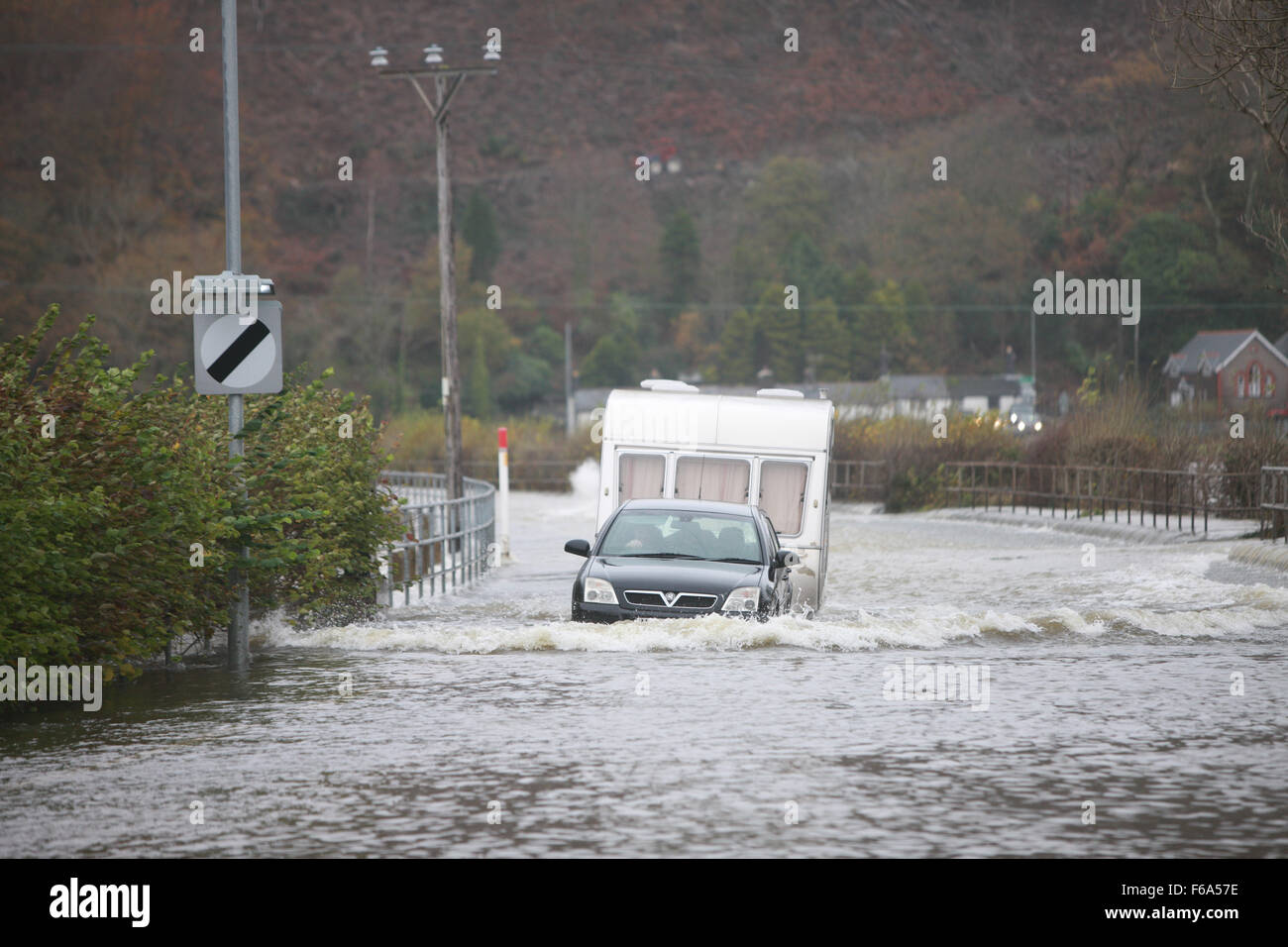 Weather rain raining river flood flooding floods danger water hi-res ...