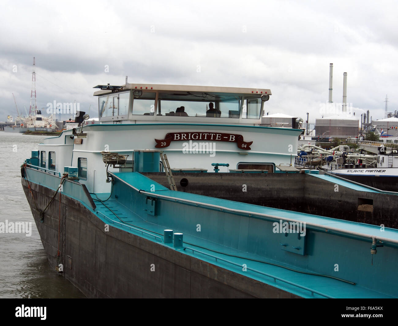 Brigitte-B, identified by ENI 02326775, operates at Van Cauwelaertsluis ...