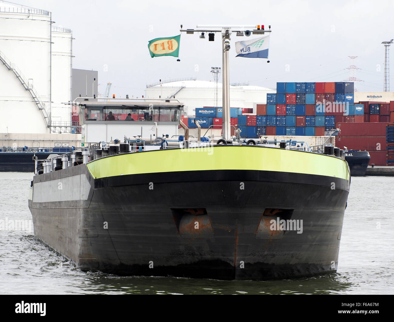 This image showcases the container ship 'CT Vienna' (ENI 02335294 ...