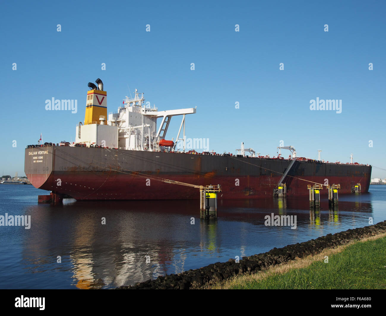 Venture ship hi-res stock photography and images - Alamy