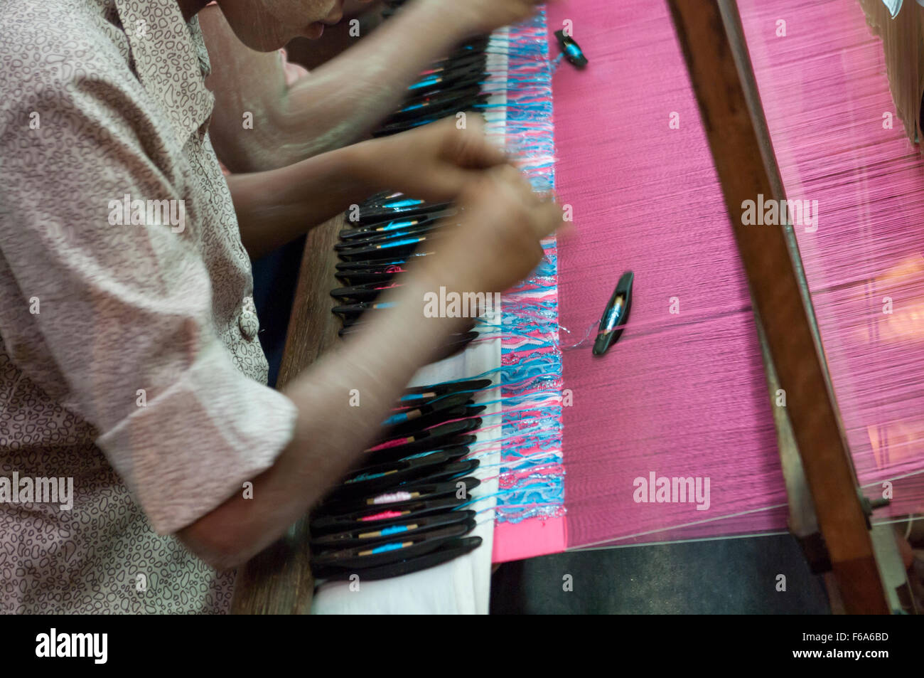 Weaving shuttle hi-res stock photography and images - Alamy