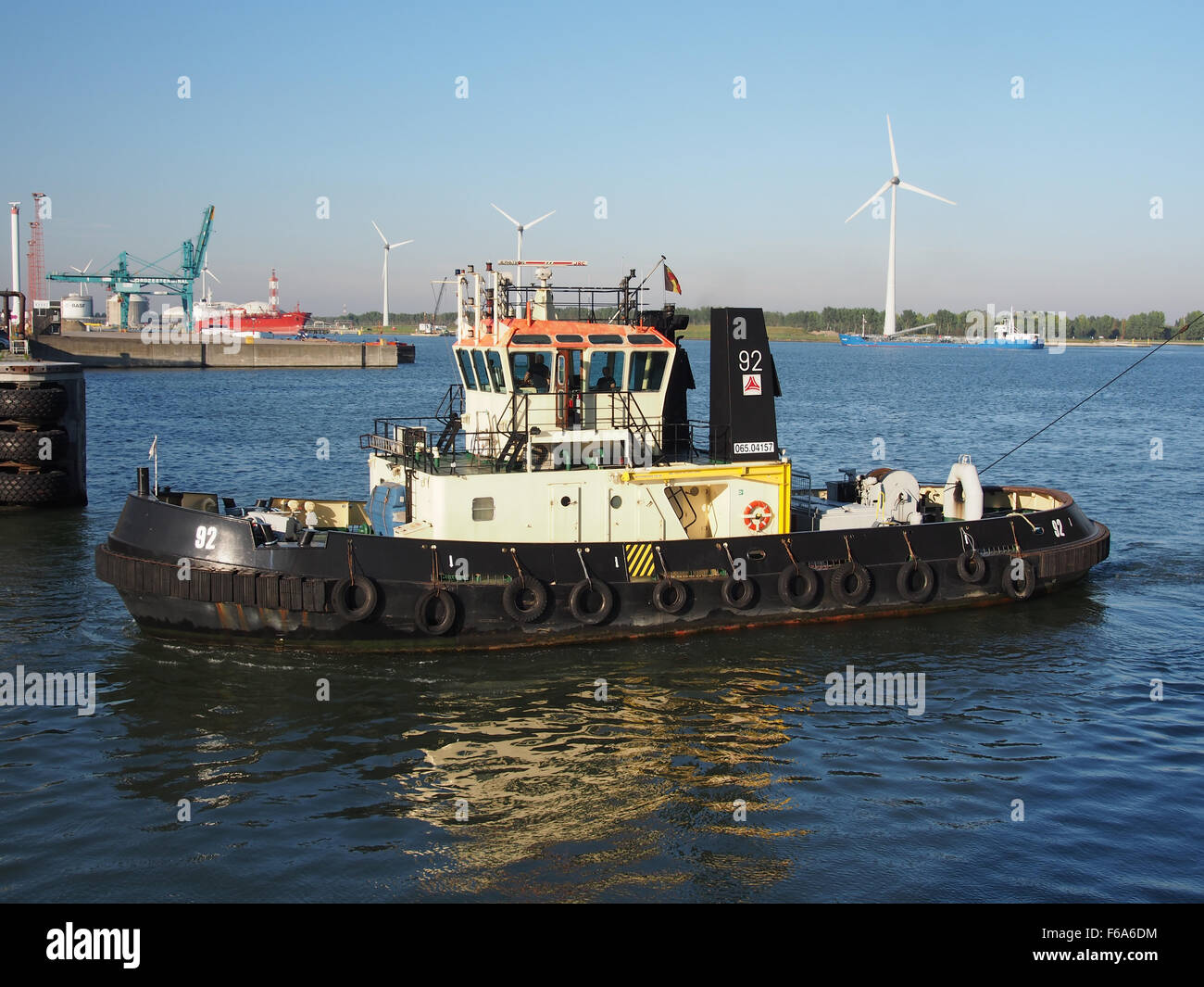 The tugboat '92' (IMO 9018579, ENI 06504157), built in 1991, is ...