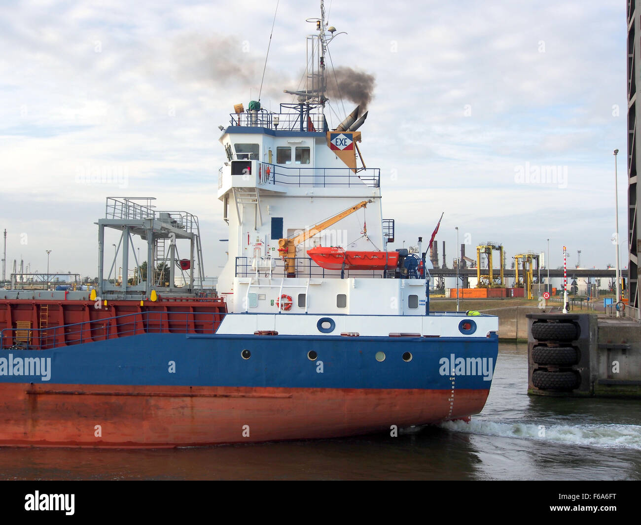 Dart container ship hi-res stock photography and images - Alamy