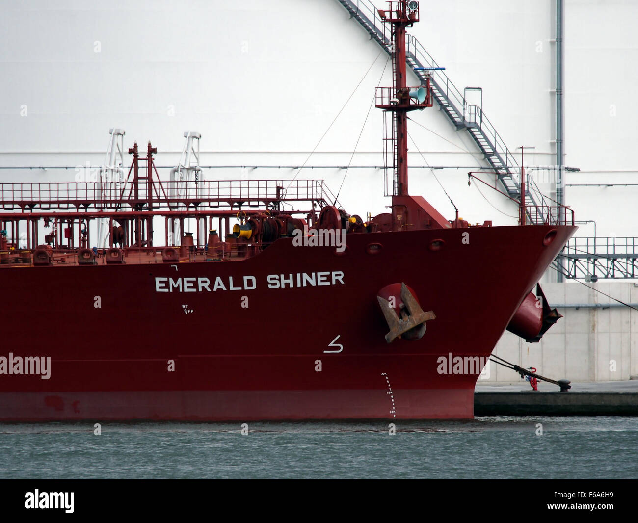 The Emerald Shiner is a 2005-built container ship with IMO number ...