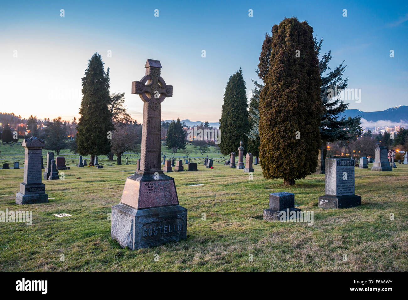 Mountain view cemetery canada hi-res stock photography and images - Alamy
