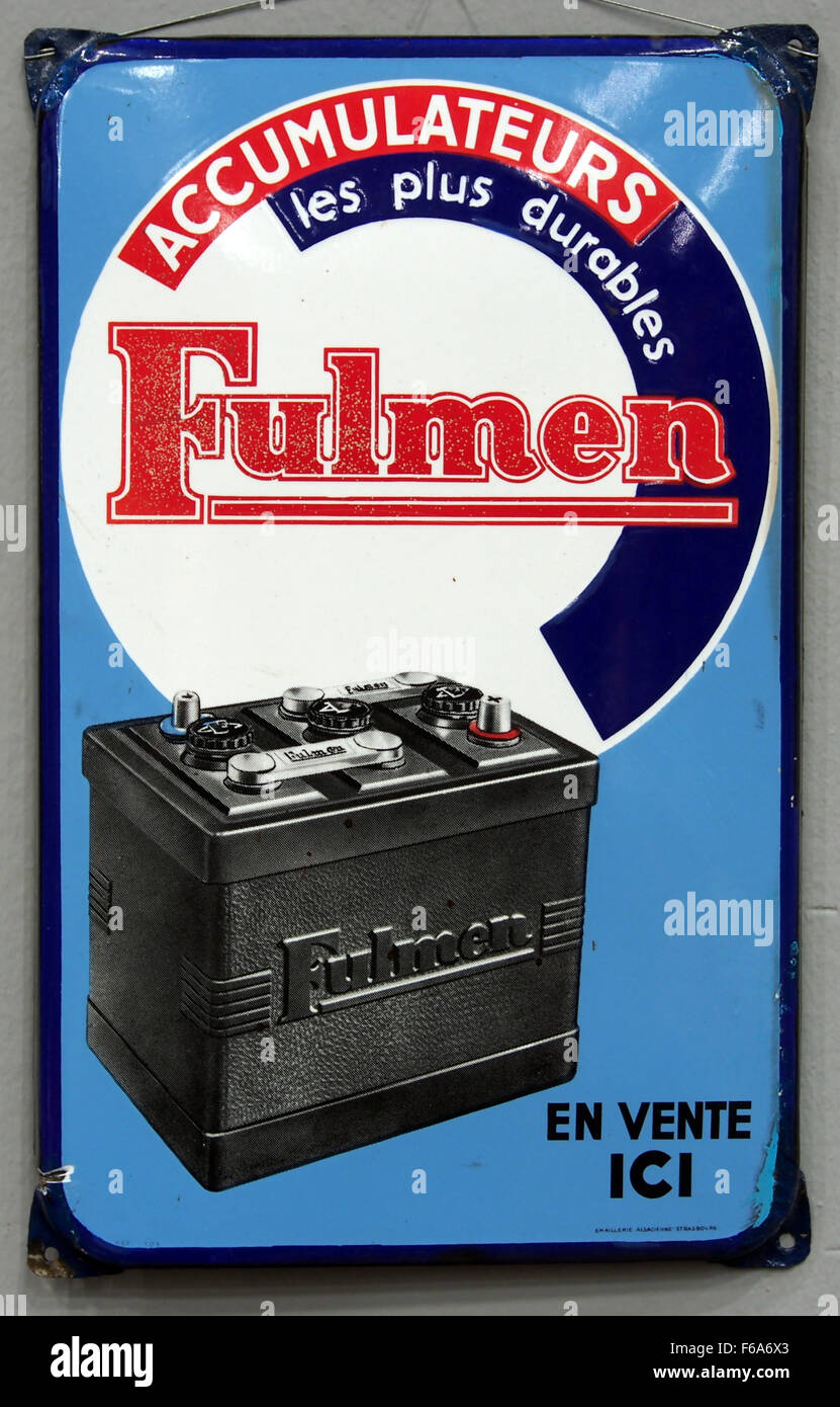 Sign advertising batteries hi-res stock photography and images - Alamy
