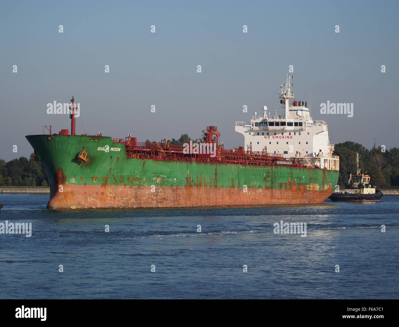 The Gulf Moon, a container ship with IMO number 9335123, is docked at ...
