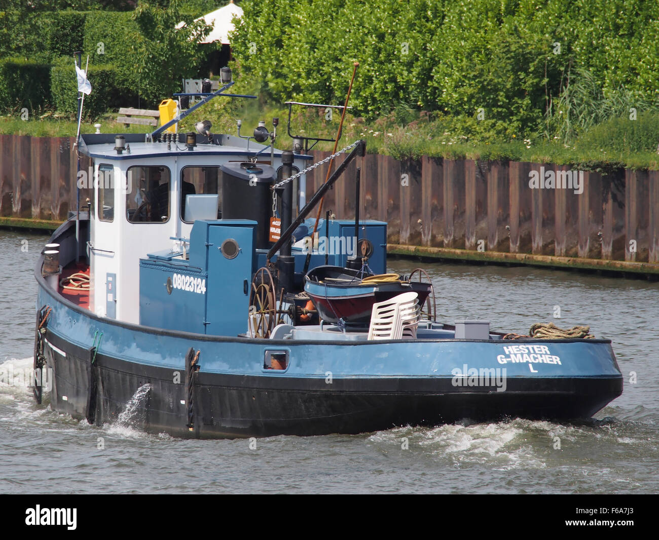 ENI 08023124 is a container ship seen navigating the Amsterdam-Rijn Canal. The vessel is used ...