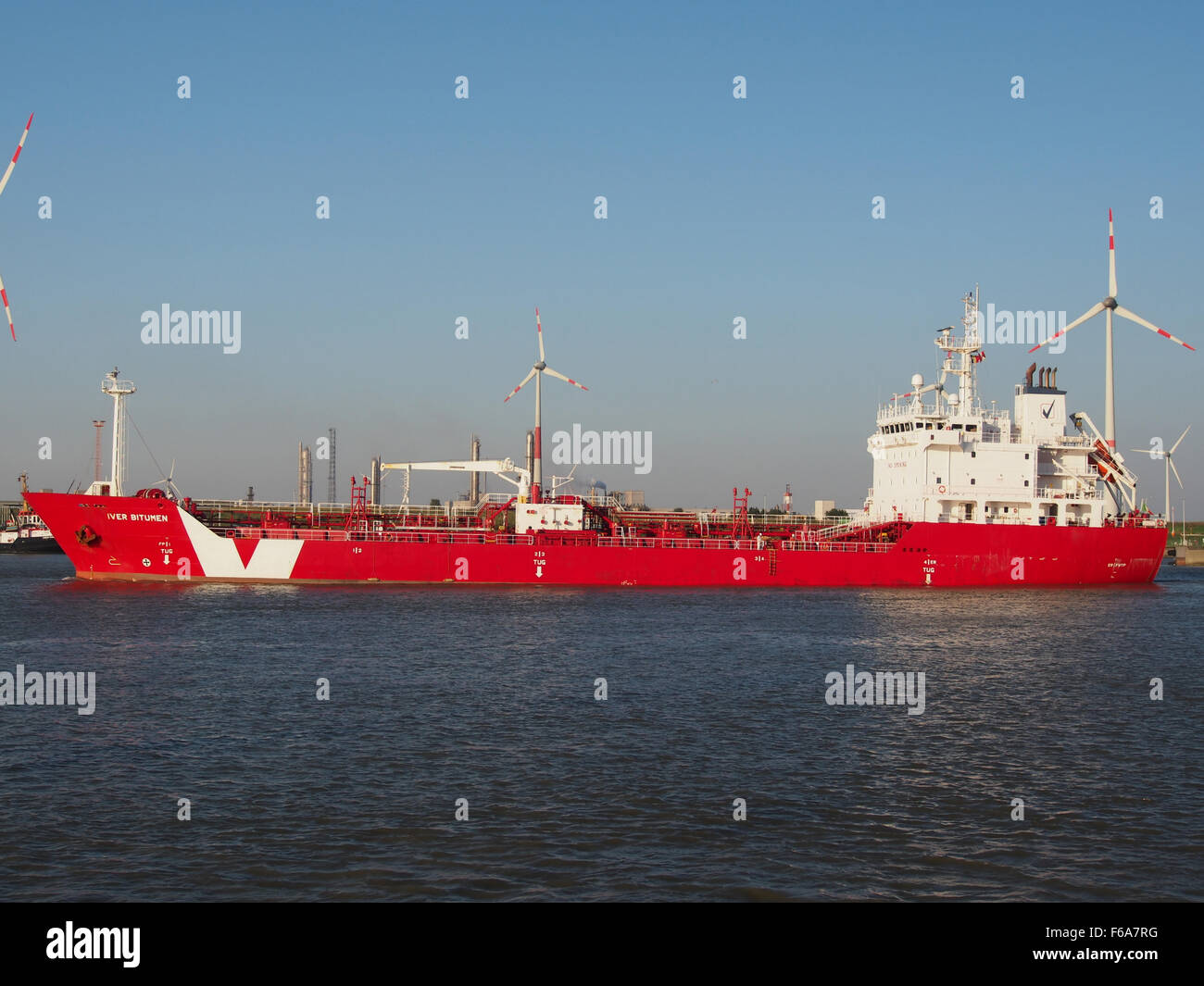 Bitumen storage hi-res stock photography and images - Alamy