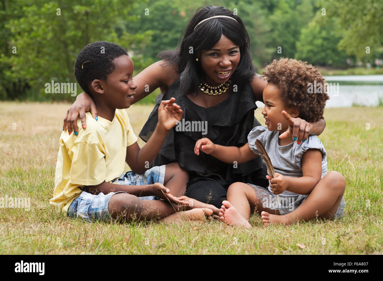 African mother hi-res stock photography and images - Alamy