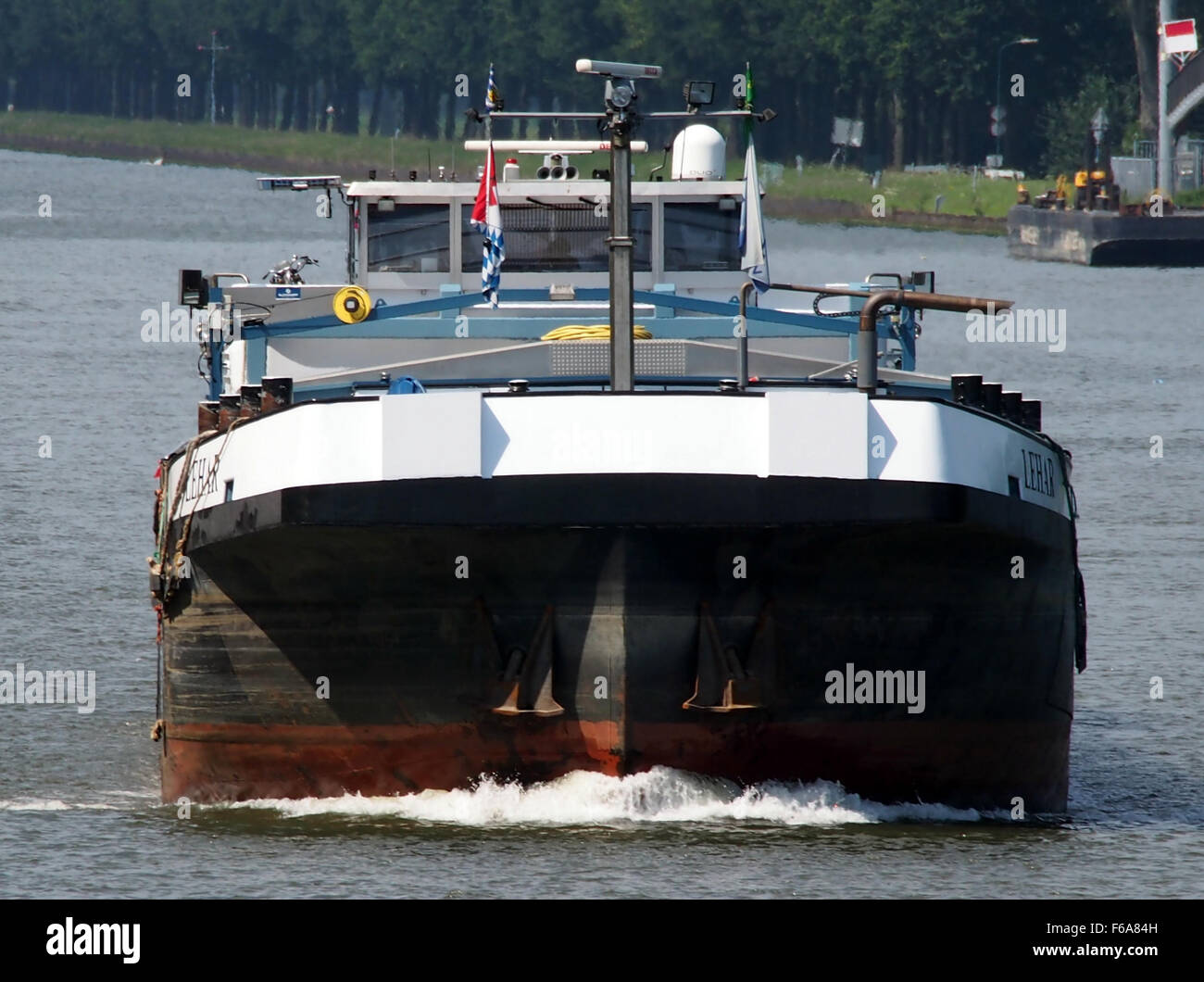 The ENI 05117500 is a container ship navigating the Amsterdam-Rijn ...