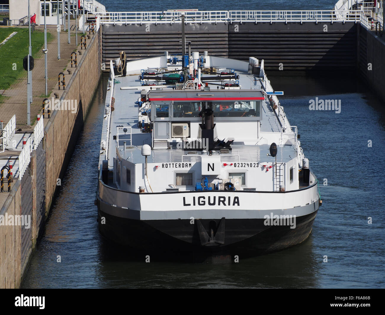 Liguria (ship, 1971) ENI 02324023, Volkeraksluizen Stock Photo - Alamy
