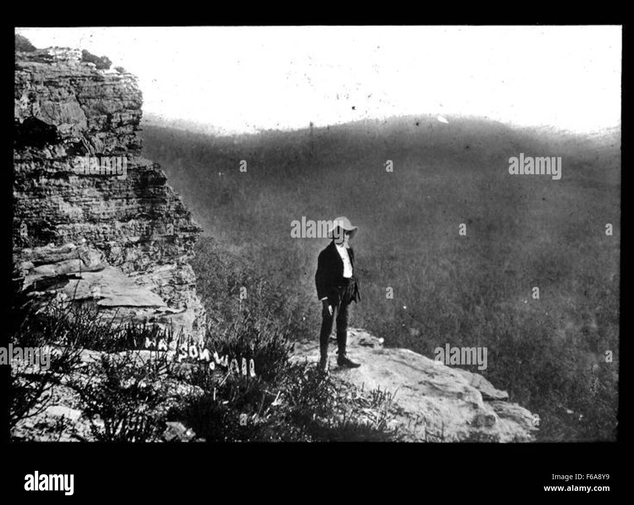 Hassan's Walls is a scenic lookout located in the Blue Mountains of New ...