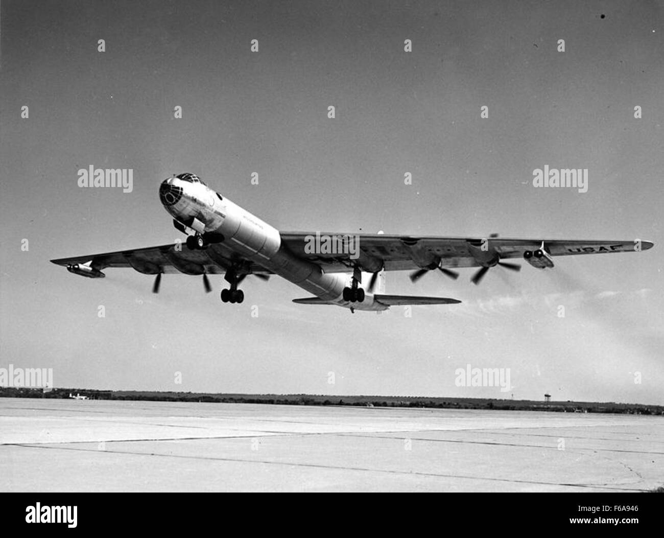 The B-36D Peacemaker, a U.S. strategic bomber from the 1950s, without ...