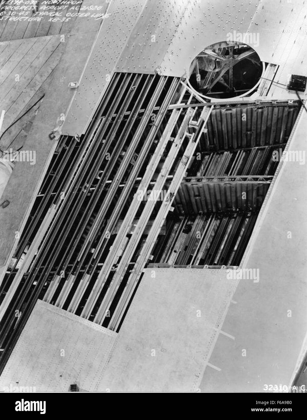 XB-35 Wing Structure: A detailed view of the wing structure of the XB ...