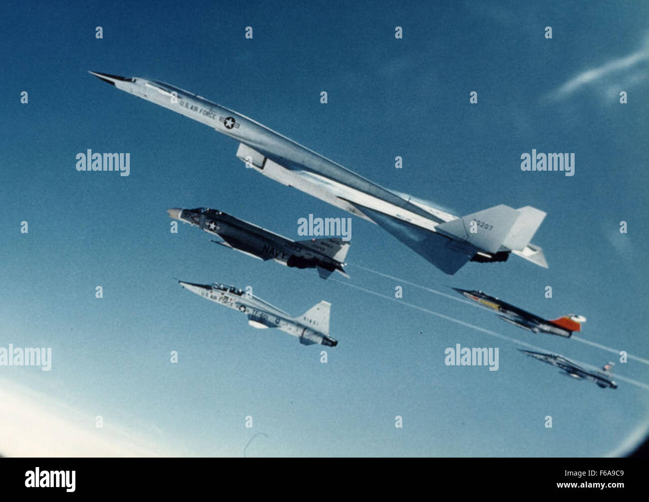 Xb 70 hi-res stock photography and images - Alamy