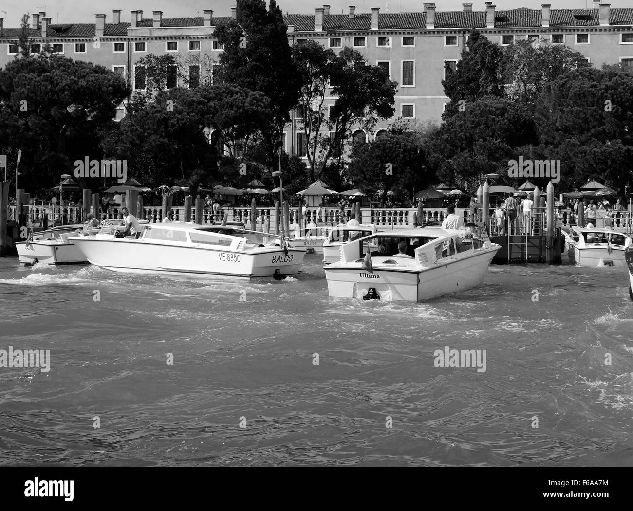 Jostling hi-res stock photography and images - Alamy