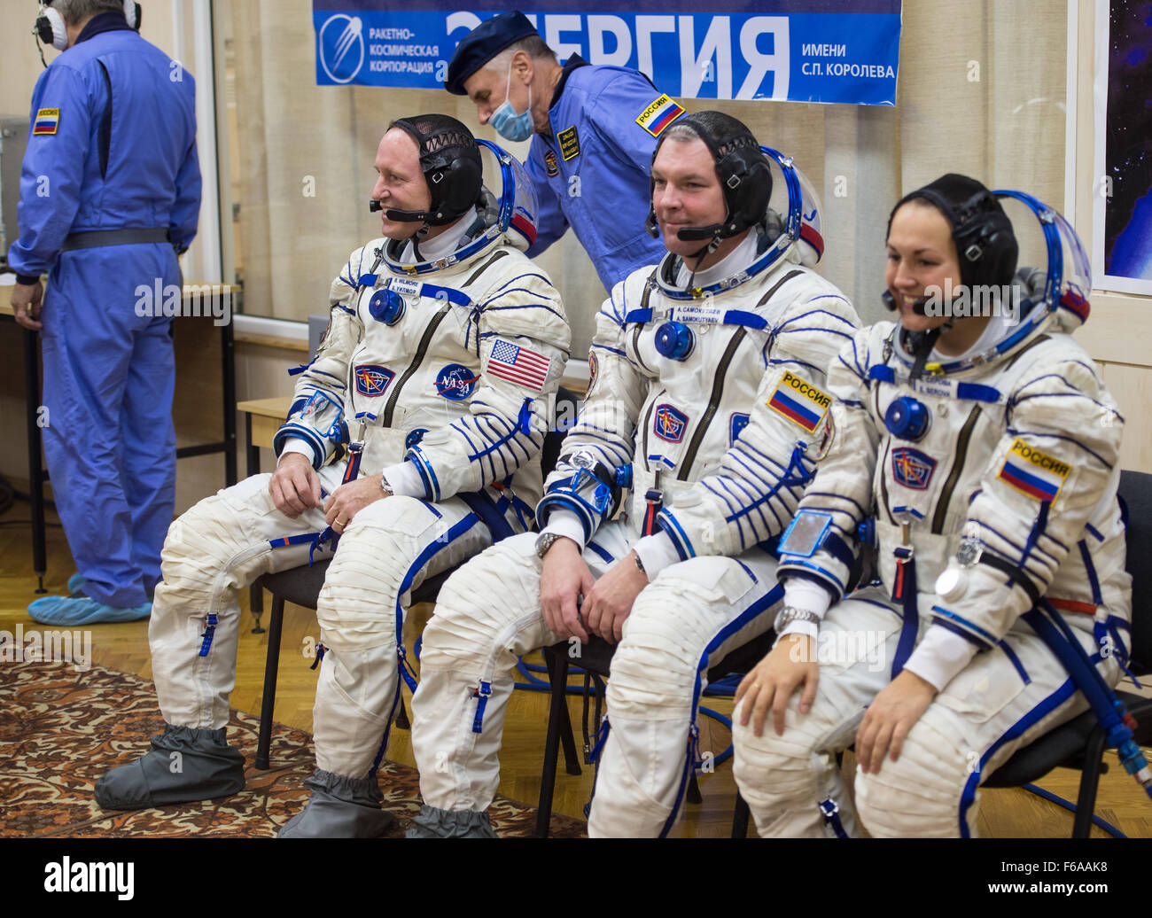 NASA Flight Engineer Barry Wilmore, Soyuz Commander Alexander ...