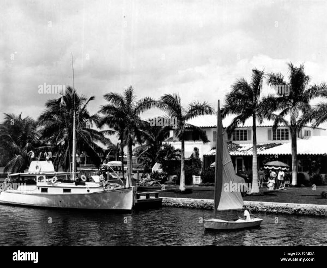 This photo shows a home along the Atlantic Intracoastal Waterway in ...