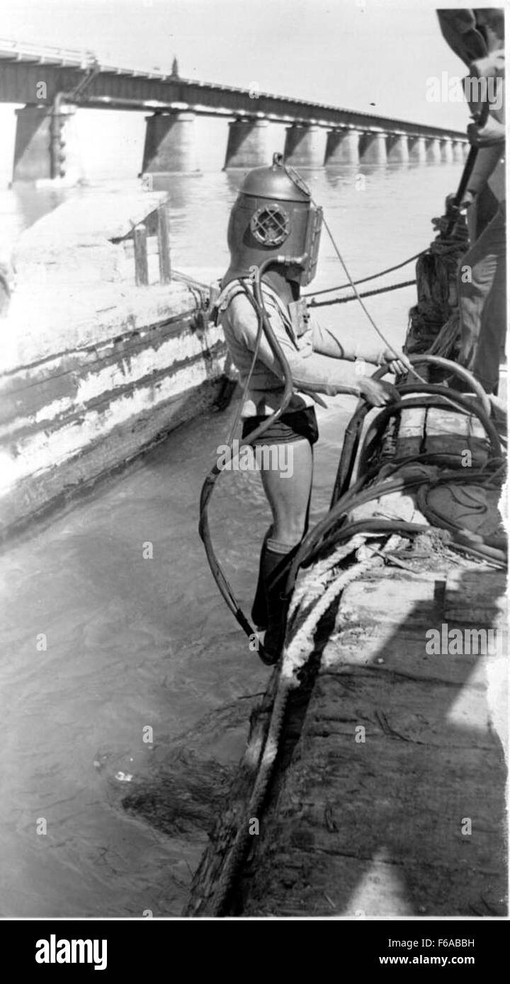 Treasure hunter Art McKee - Moser Channel Stock Photo - Alamy