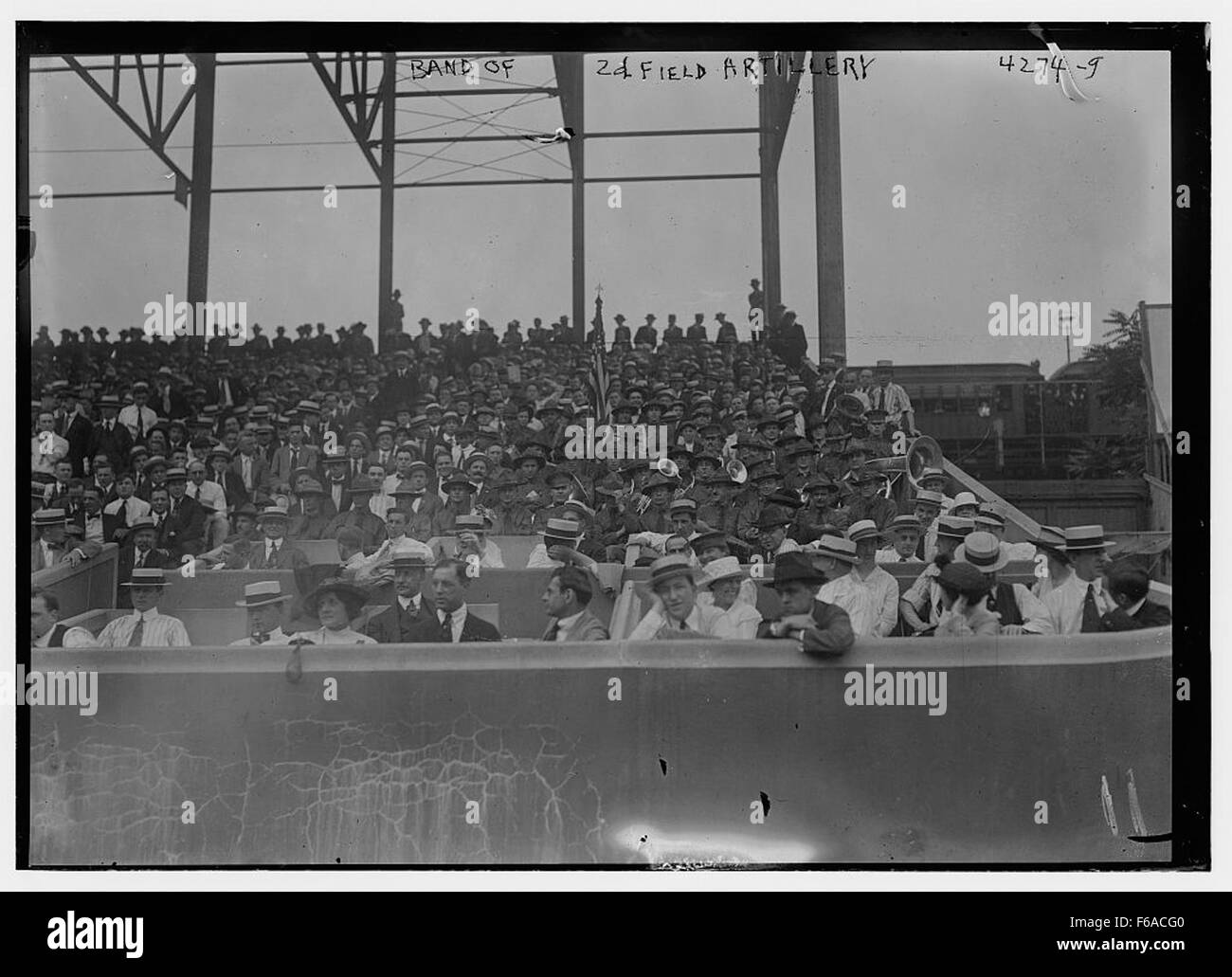 Field artillery band hi-res stock photography and images - Alamy