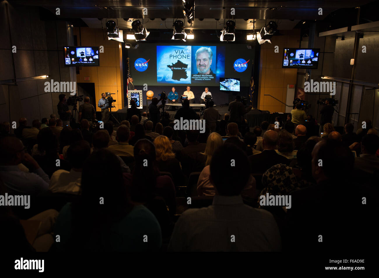 Dr. Alfred McEwen of the University of Arizona, lead investigator for ...