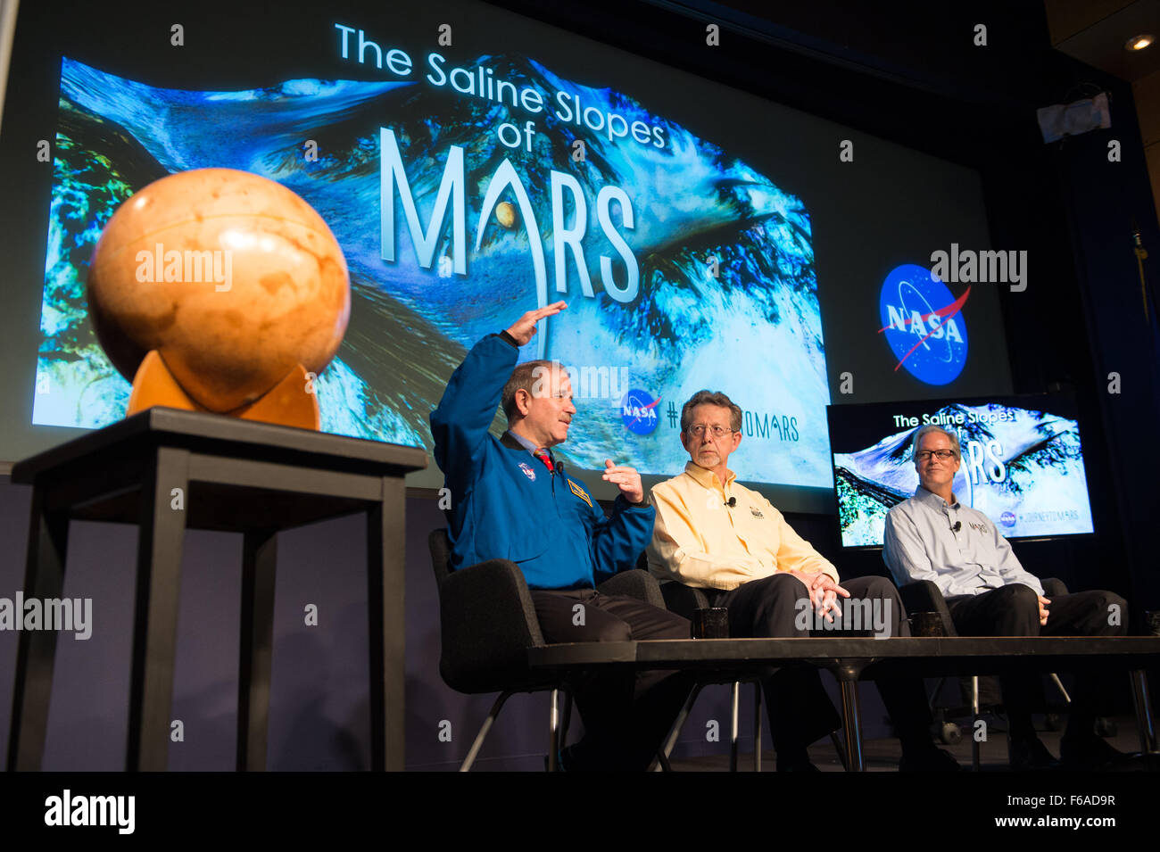 Signaling mars hi-res stock photography and images - Alamy