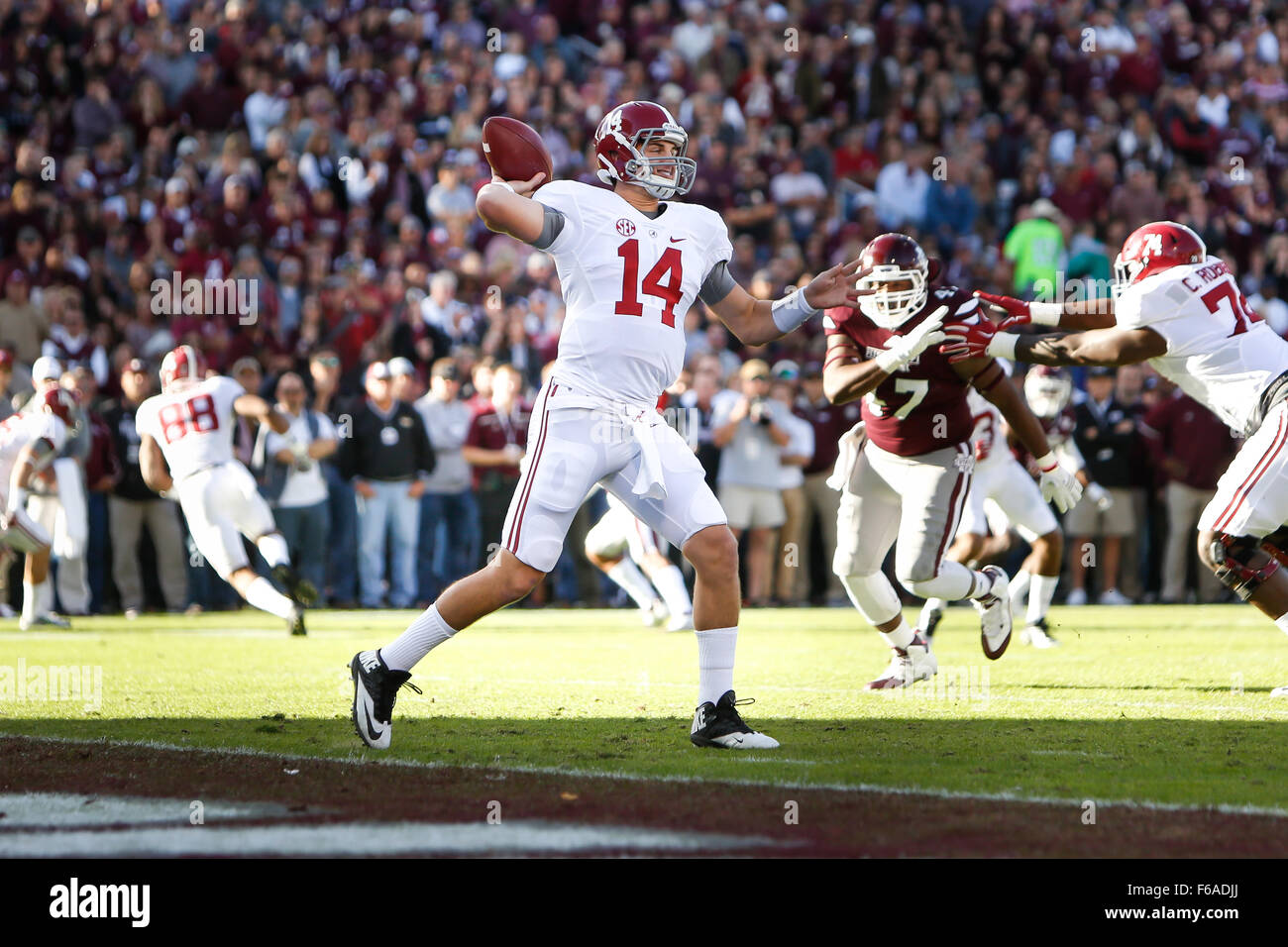 Starkville, MS, USA. 14th Nov, 2015. Alabama Crimson Tide quarterback ...