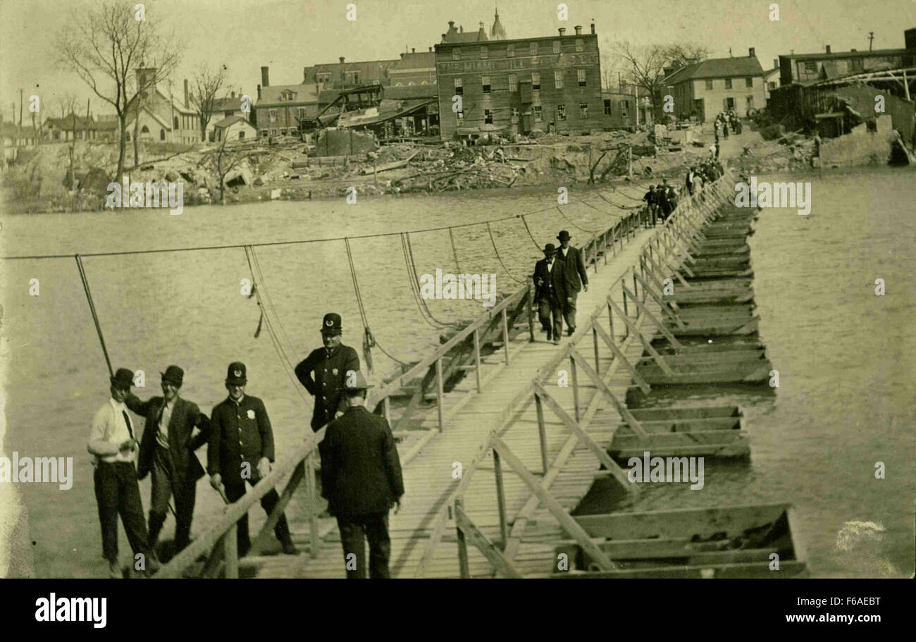This image shows a pontoon bridge in Ohio, specifically in Hamilton ...