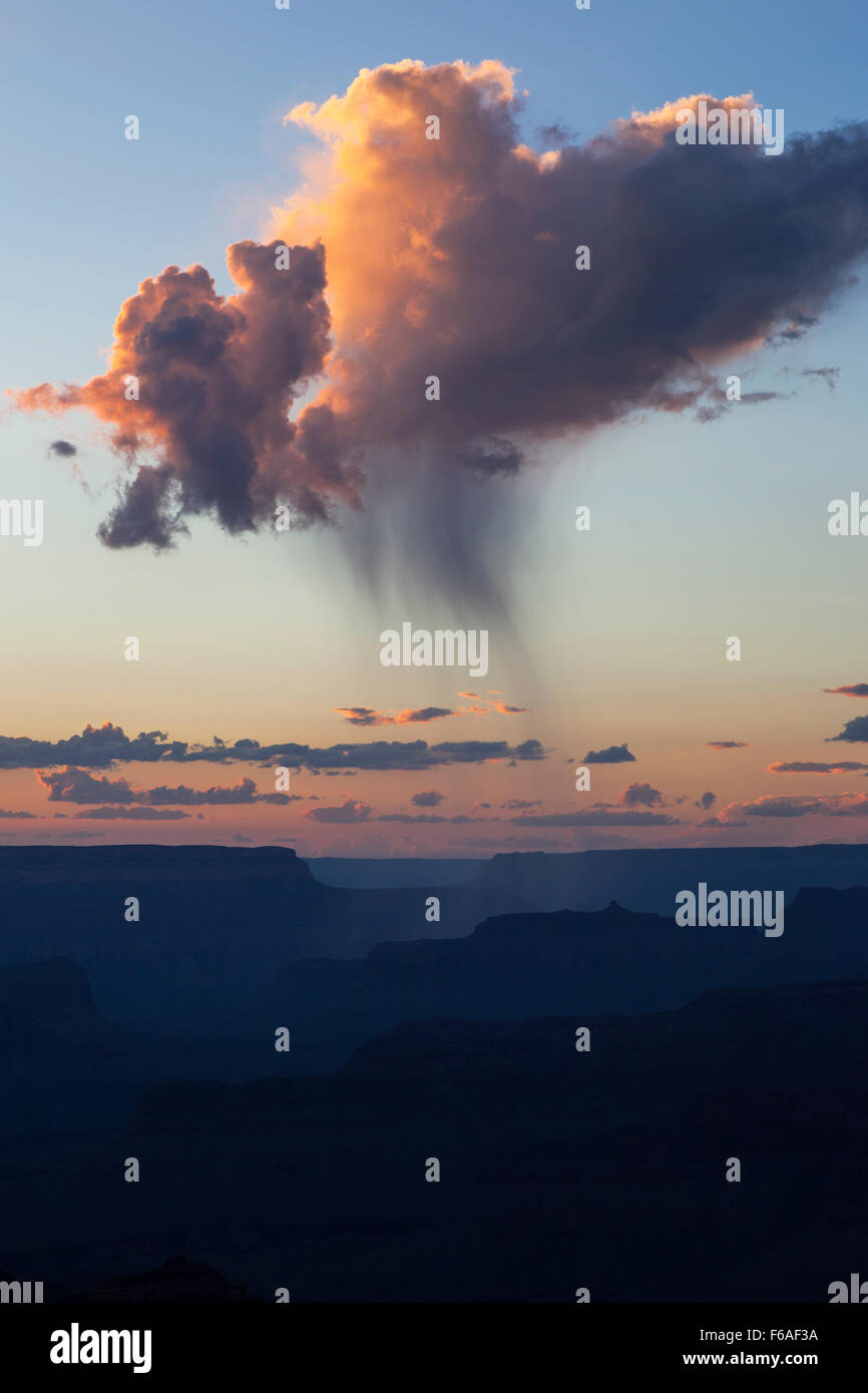 Canyon setting hi-res stock photography and images - Alamy