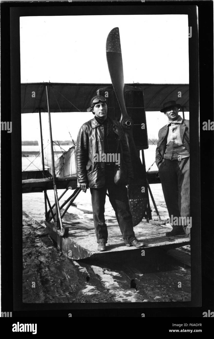 First plane crash Black and White Stock Photos & Images - Alamy