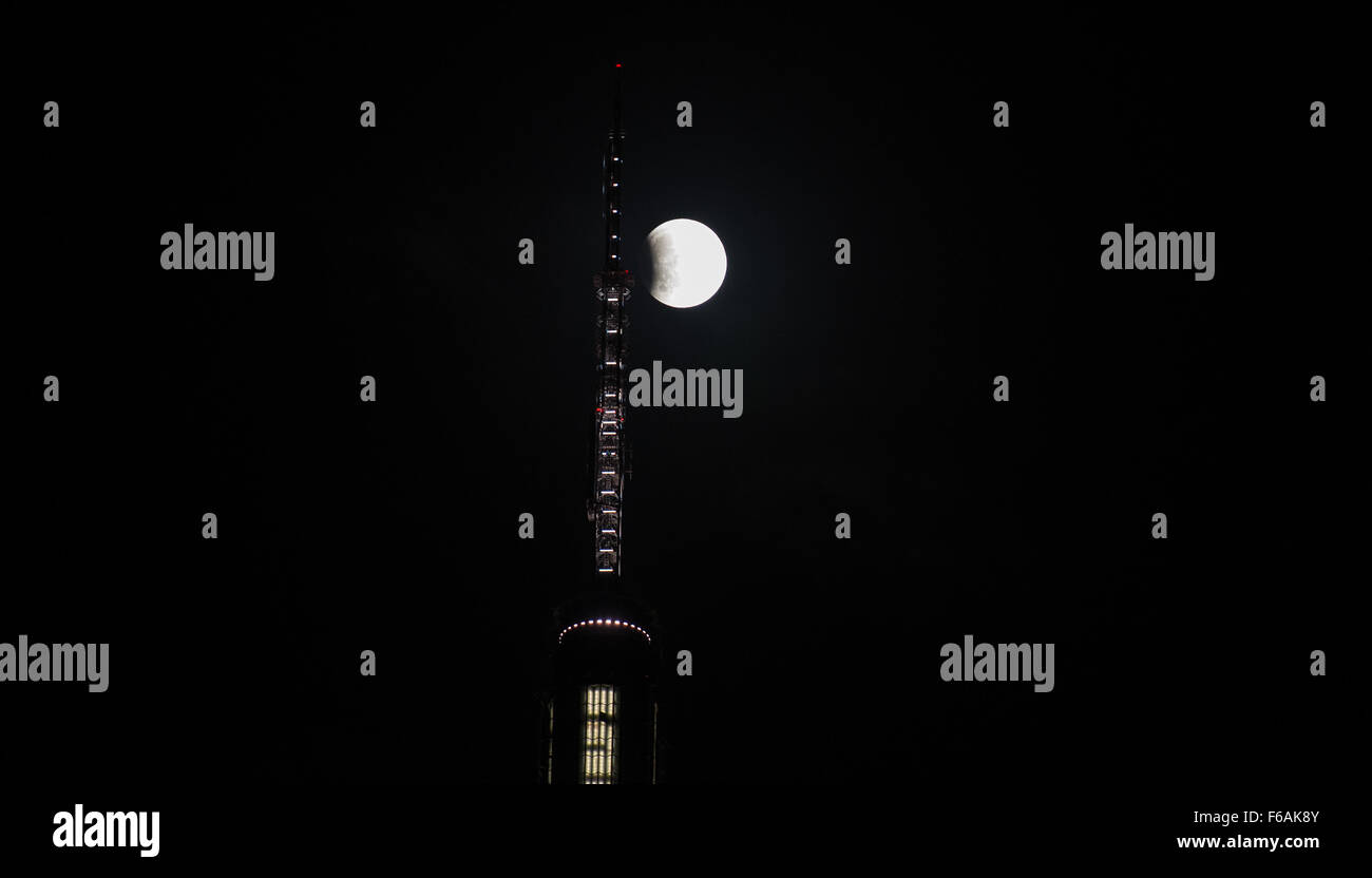 Perigee Moon-Lunar Eclipse Stock Photo - Alamy