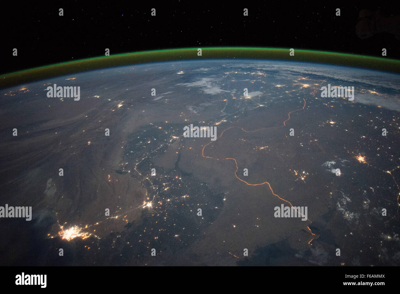 The International Space Station captures the India-Pakistan border at ...