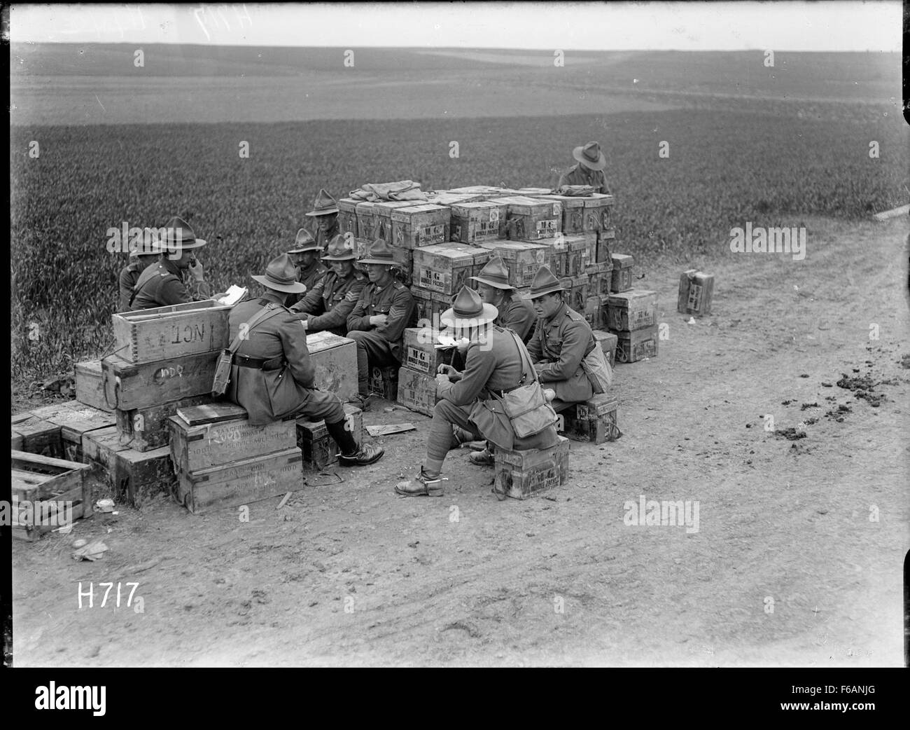 Photograph showing a New Zealand machine gun company receiving military ...