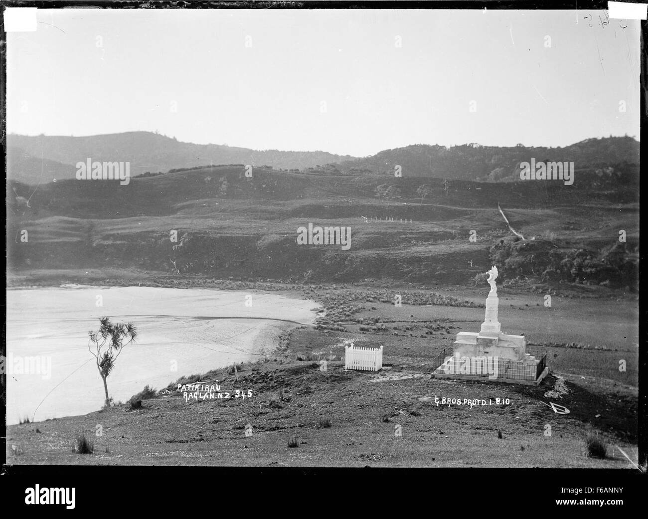 This monument honors Tuaiwa Ngatipare, a significant MÄ ori leader ...