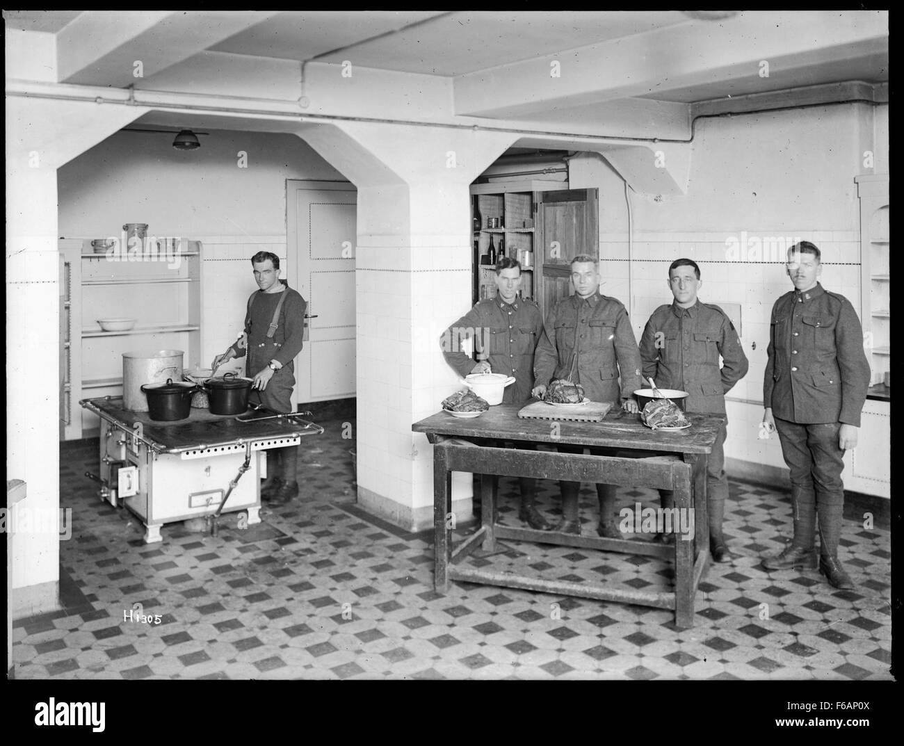 Old cooking class Black and White Stock Photos & Images - Alamy Old cooking class Black and White Stock Photos & Images - Alamy