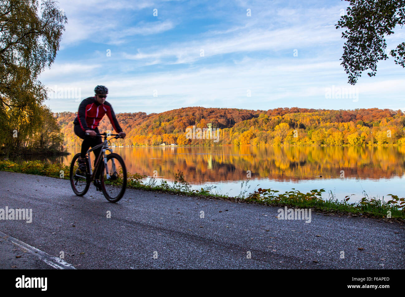 Baldeneysee lake, in Essen, Germany, fall, trees in autumn colors ...