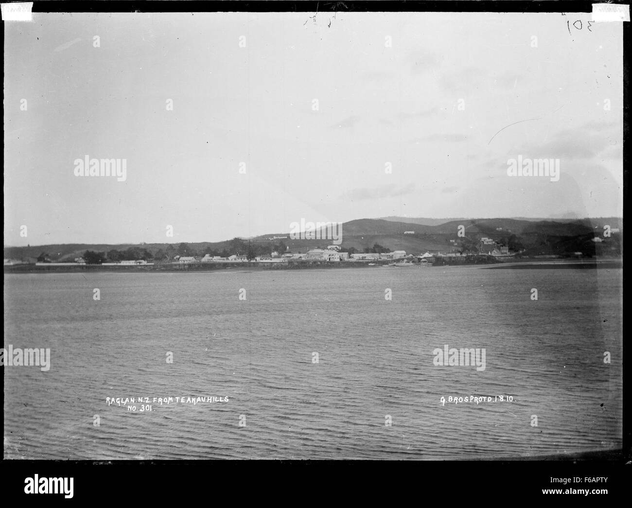 Sea from hills Black and White Stock Photos & Images - Alamy