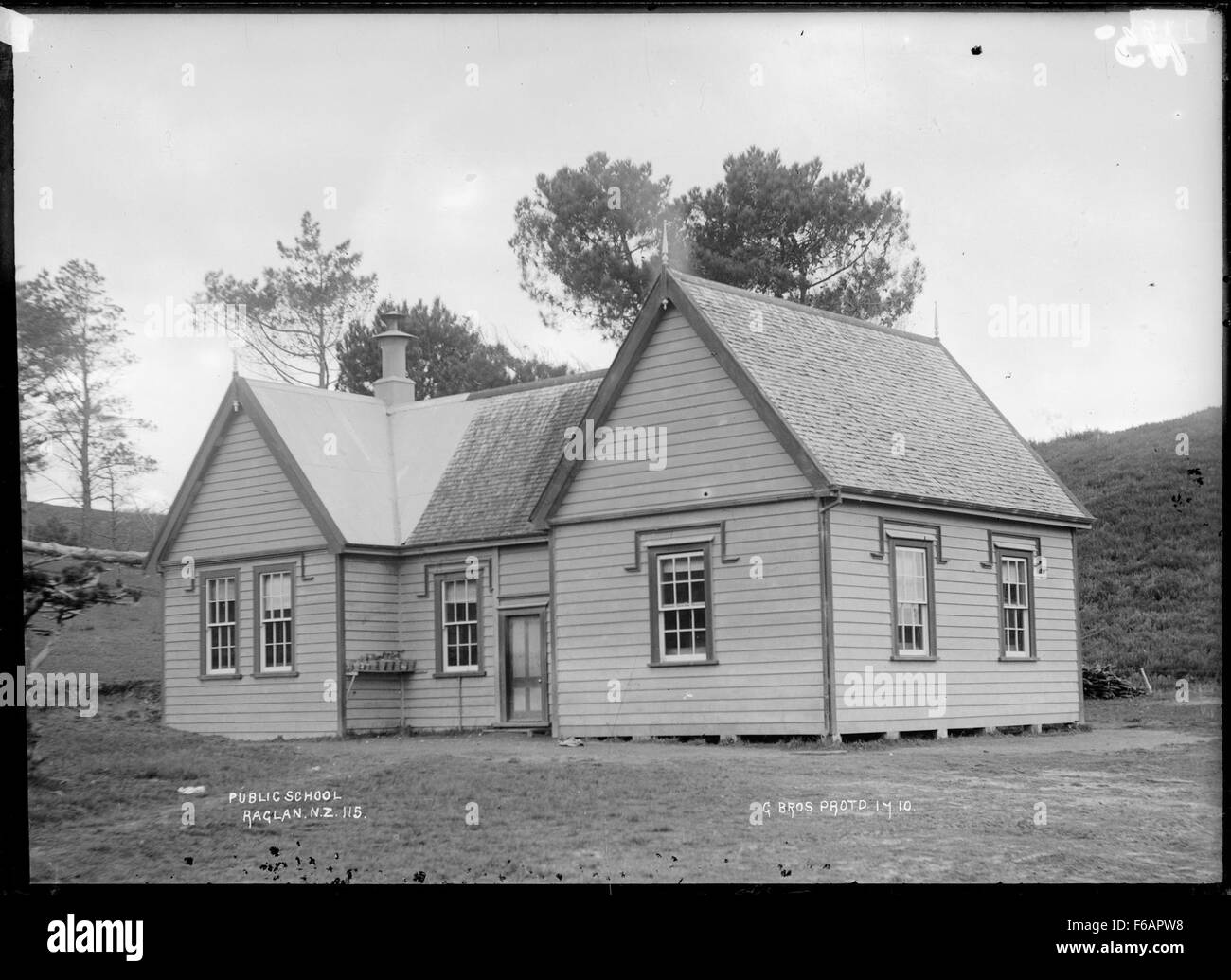 This historic photograph of Raglan Public School, taken by Gilmour ...