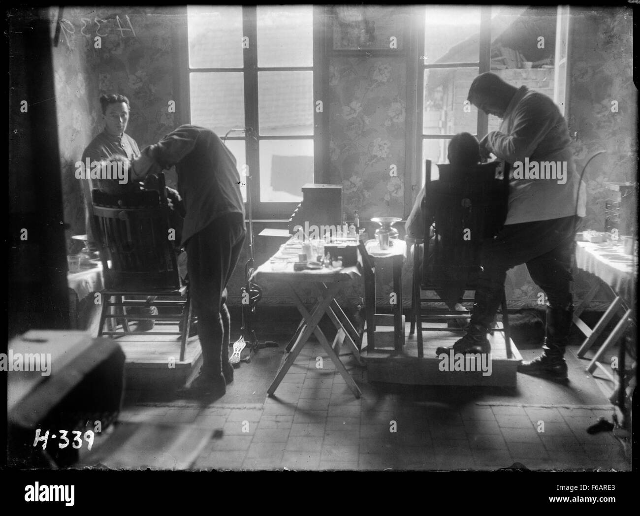 Soldiers undergoing dental treatment during World War I Stock Photo - Alamy