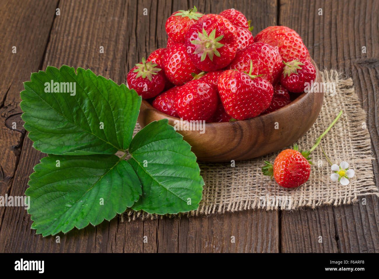 Close up organic fresh strawberries hi-res stock photography and images - Alamy