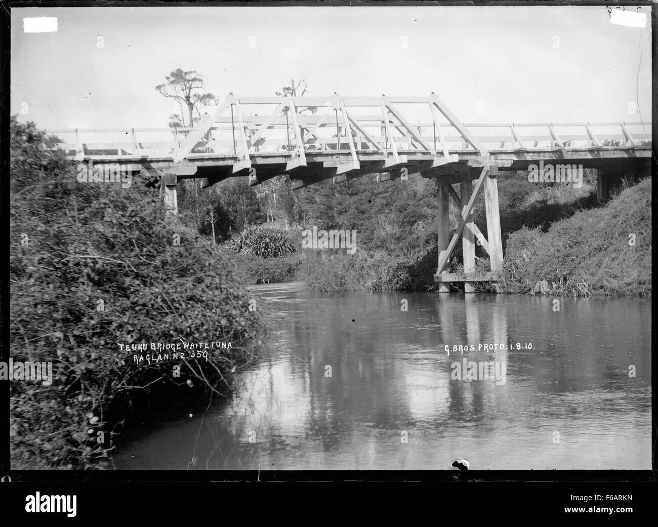 The Te Uku Bridge spans the Waitetuna River near Te Uku, located in New ...