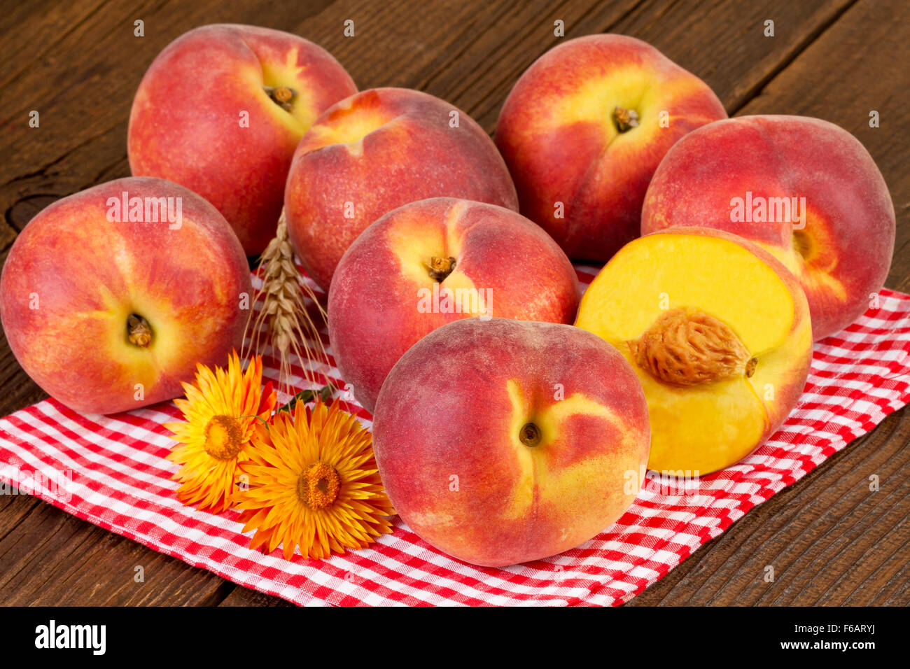 Peaches Still Life Stock Photo - Alamy