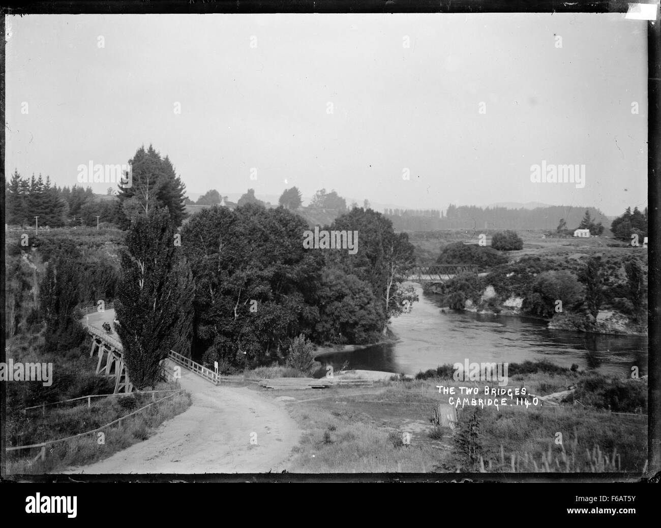 The two bridges spanning the Waikato River at Cambridge are significant ...