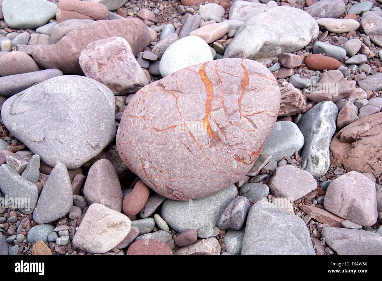 Pink pebbles on the beach at Porlock, Devon Stock Photo - Alamy