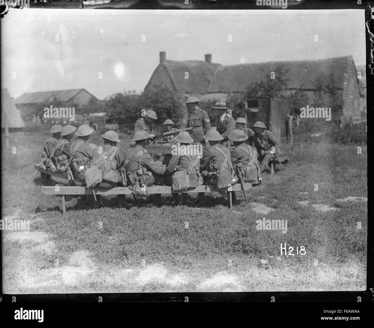 This historical photograph shows New Zealand soldiers during World War ...