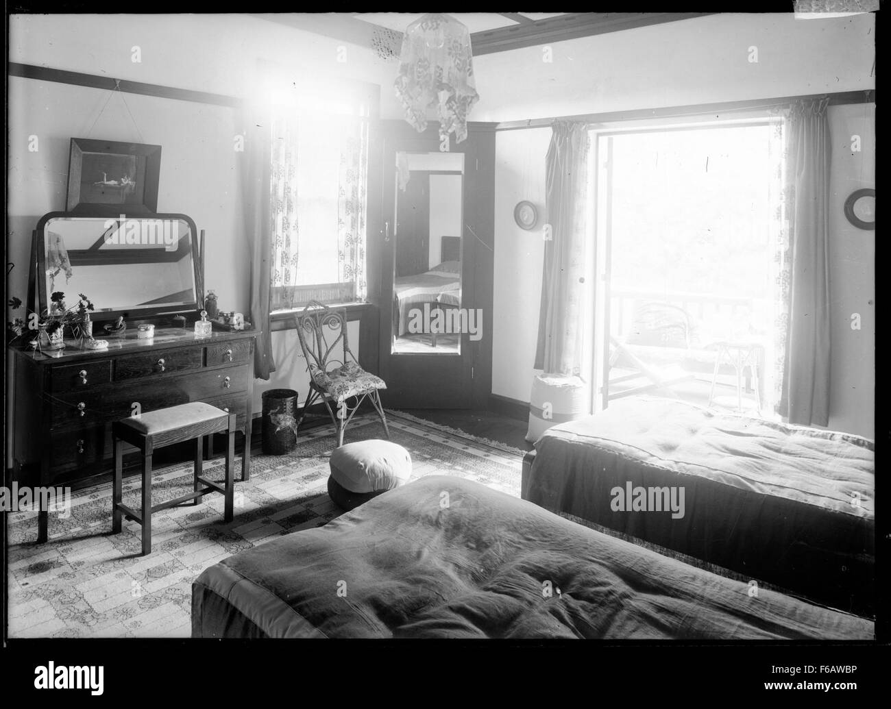 Bed storage Black and White Stock Photos & Images - Alamy