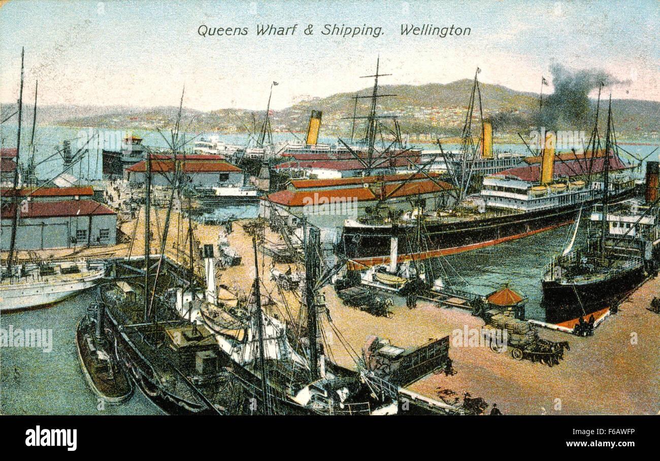 [Postcard] Queens Wharf & shipping, Wellington G & G Series Stock Photo ...