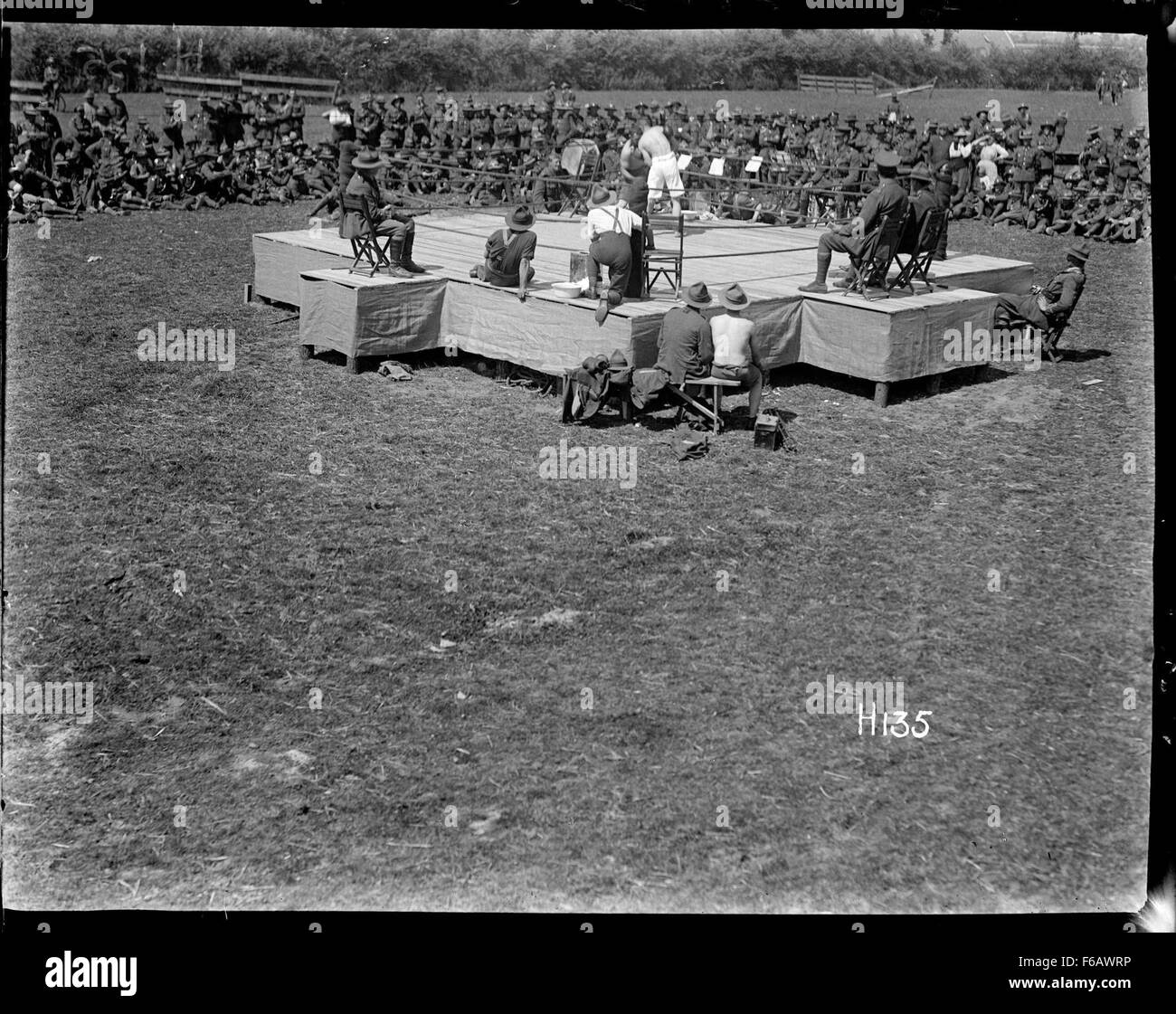 Divisional boxing championships hi-res stock photography and images - Alamy